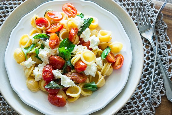 Creamy Pasta Shells with Fresh Tomatoes, Infused with Chili Oil – You ...