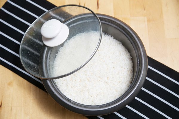 Tandoori Chicken Wings with Mango Chutney and Cucumber Radish Raita ...